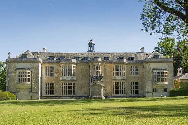 Living in History – Hartwell House, Buckinghamshire – AboutMyGeneration