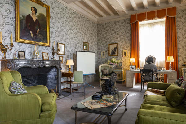 Leeds Castle 1930s – Lady Baillie’s Private Boudoir – AboutMyGeneration