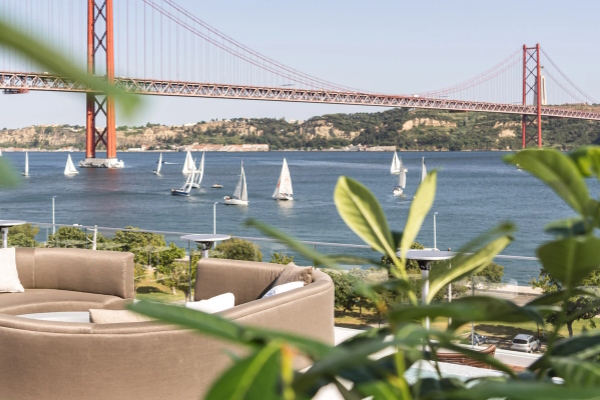 Lisbon’s Cocktail Scene Reaches New Heights – AboutMyGeneration